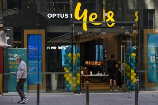 Getting Optus SIM Card and eSIM for Australia - Detailed Guide in 2024